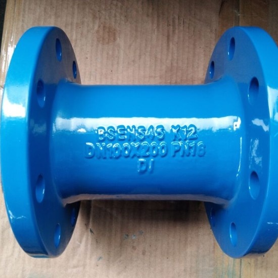 Double flange pipe by casting