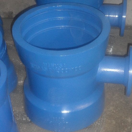 Double socket tee with flanged branch