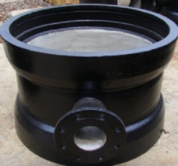 Double socket tee with flanged branch